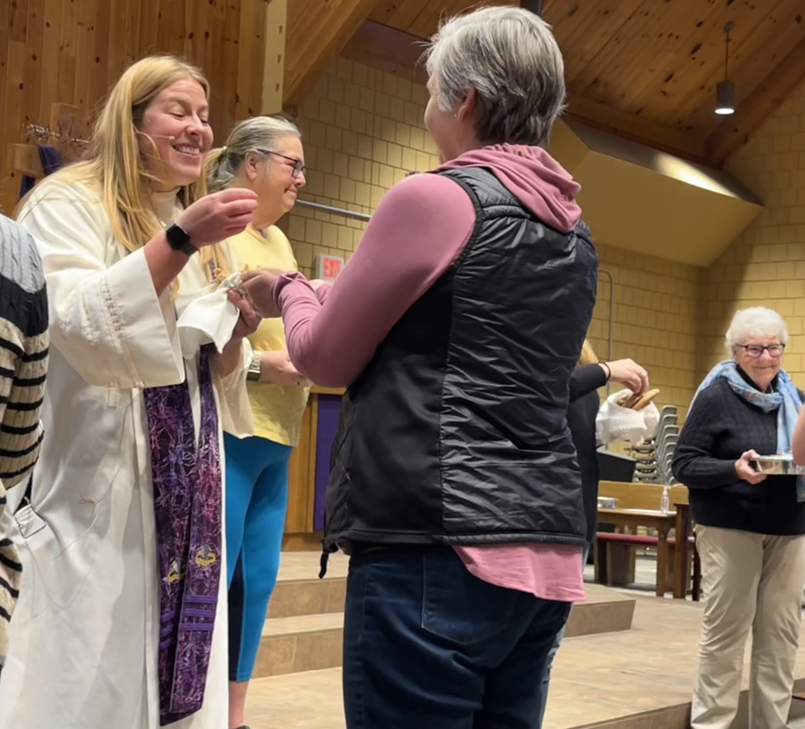 Holy Communion - Grace Lutheran Church